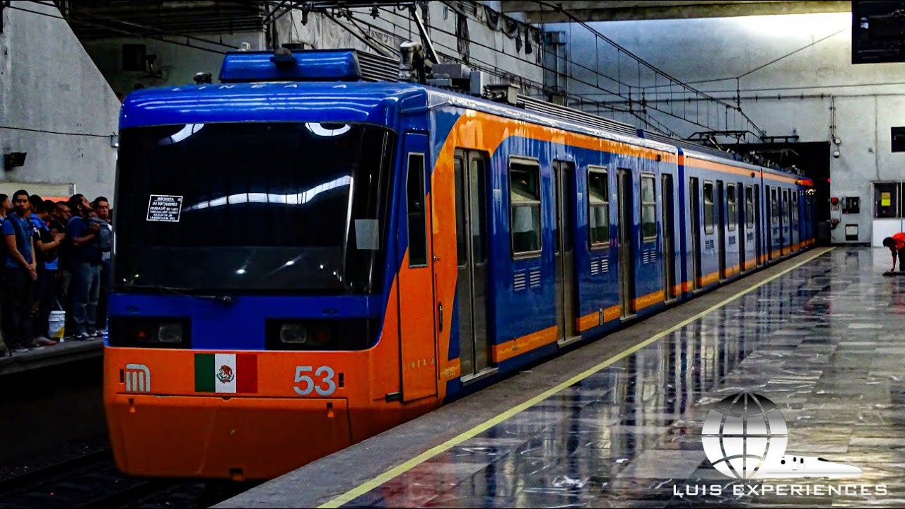 BOMBARDIER CAF FM 95 CIRCULANDO EN LA LINEA A DEL METRO DE LA CIUDAD DE ...