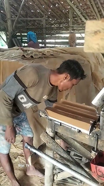 proses pembuatan genteng sayap - YouTube