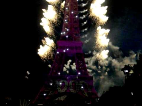 Dancing Eiffel Tower - YouTube