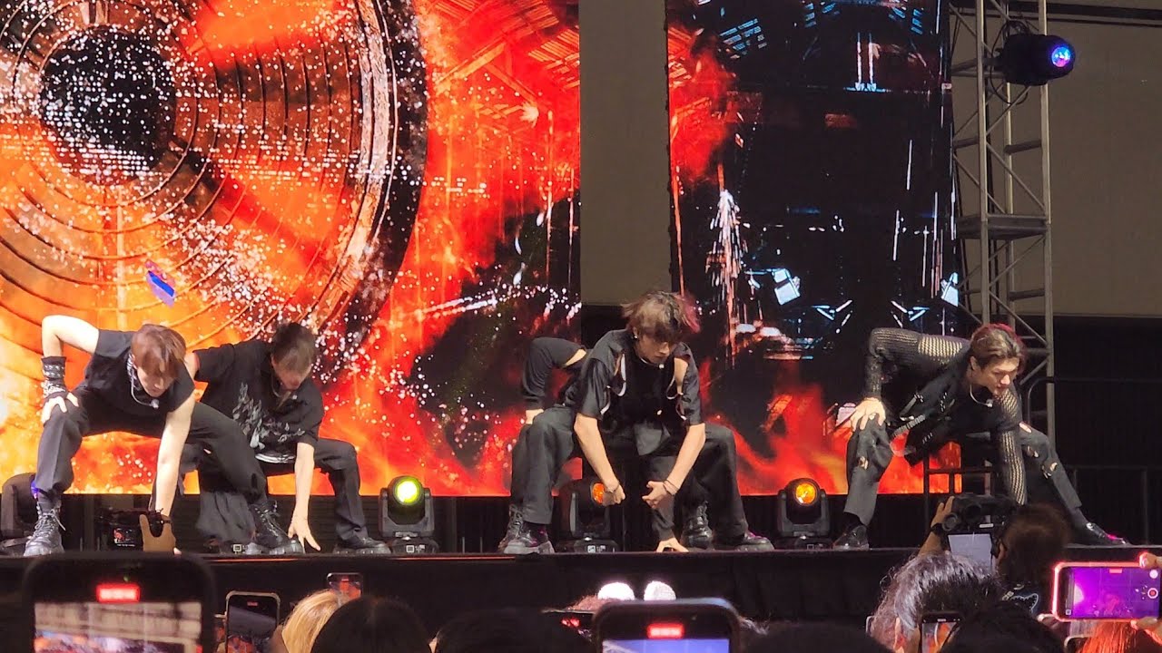 230820 JUST B - DAMAGE @ KCON STAGE | KCON LA 2023 Day 3 [4K Fancam ...