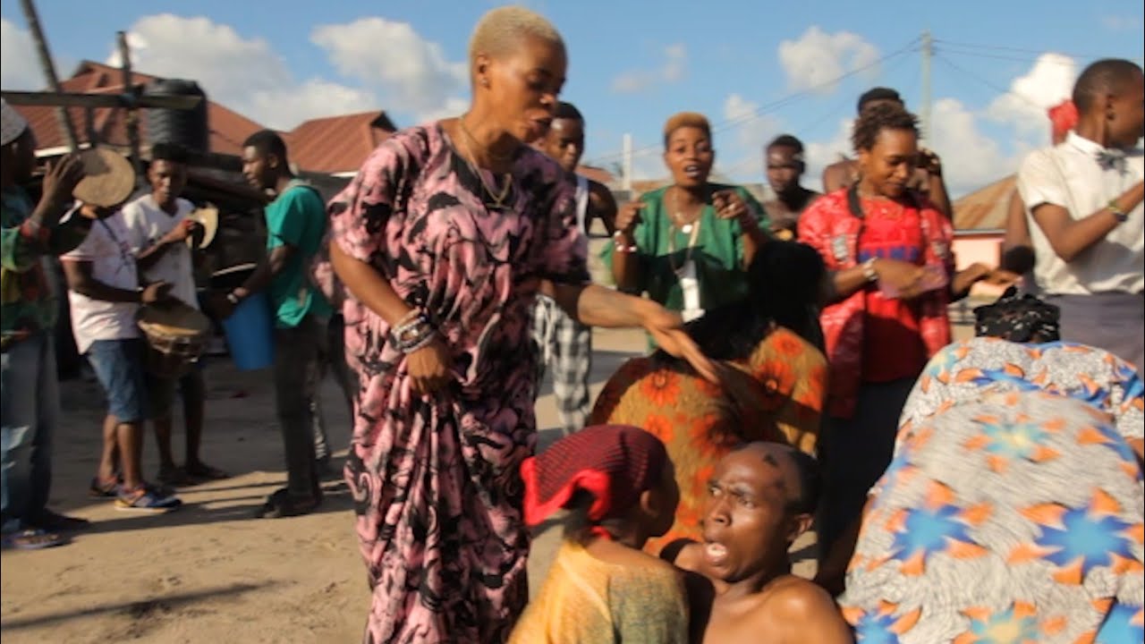 Mc Mariana - Mkongo ( Official Music Video ) - YouTube