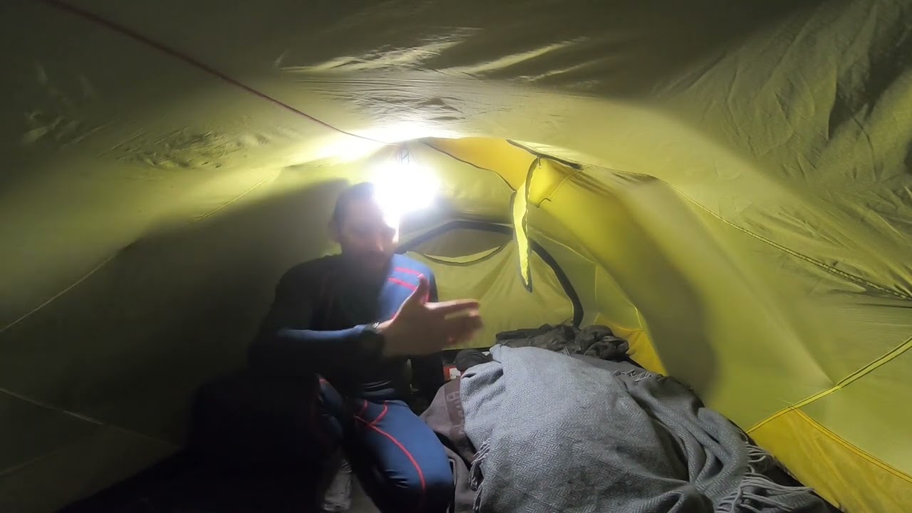 Wildnis-Ratgeber: Meinung von Bo Hilleberg zu Blitzeinschlag im Zelt ...