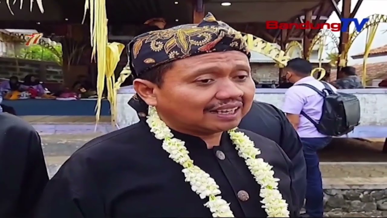 Upacara Adat Ngalaksa, Wangun Rasa Syukur Warga | TP | BANDUNGTV - YouTube