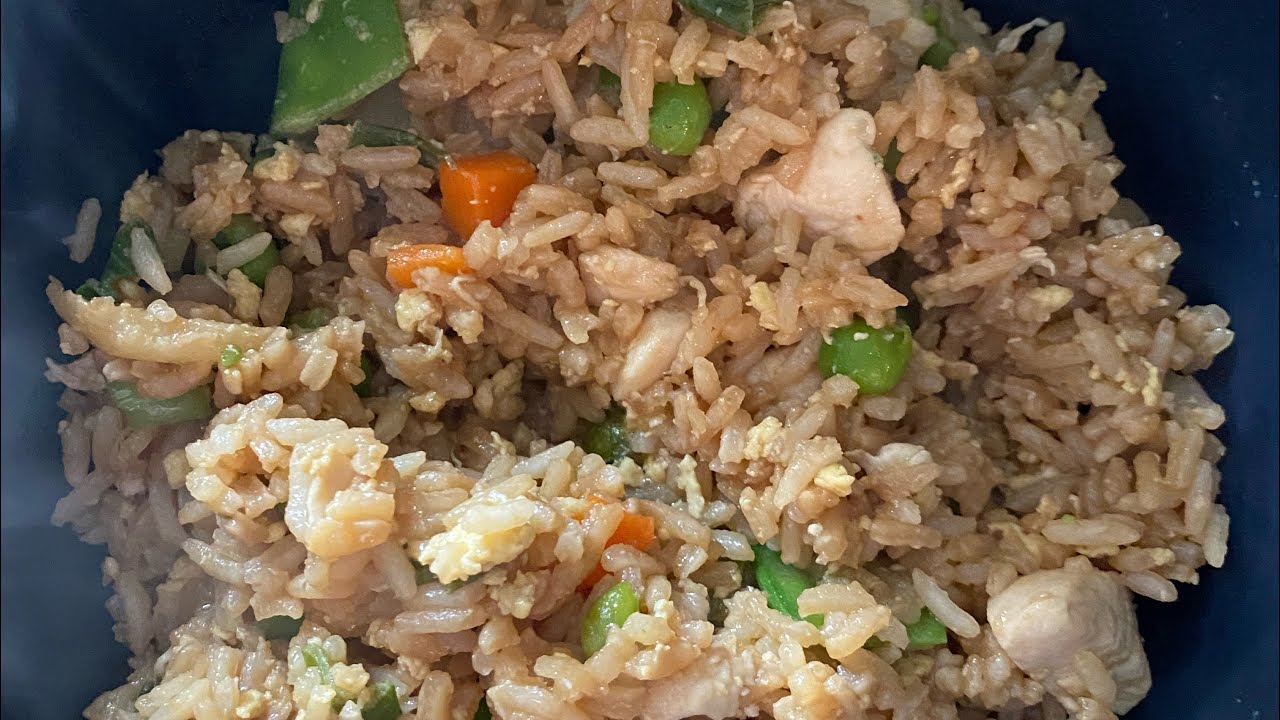 Cooking chicken fried rice - YouTube