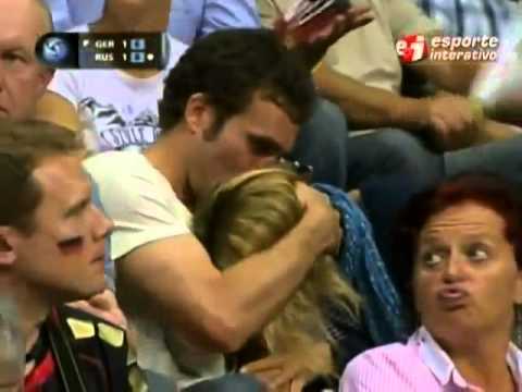 Pagando um BOQUETE na arquibancada do jogo de vôlei