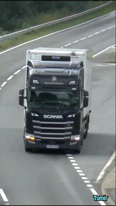 SCANIA R490 motorway A1(M) #tomir #truckspotting - YouTube