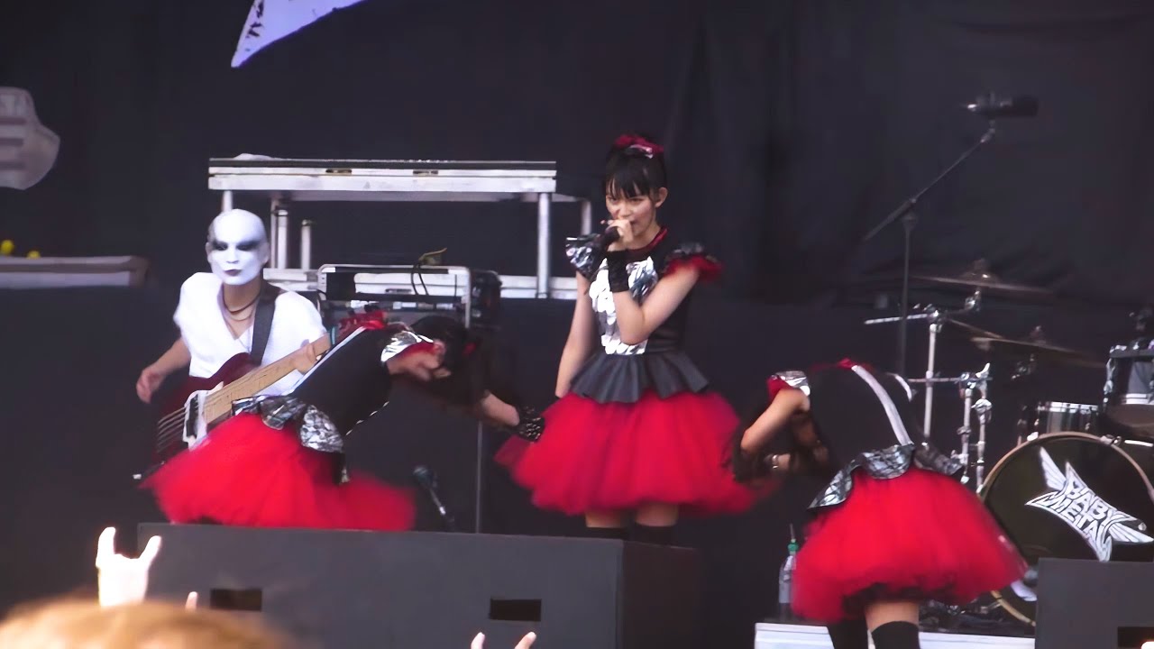 BABYMETAL - Megitsune ( Live in Montreal 2014 ) ( Remastered ) - YouTube