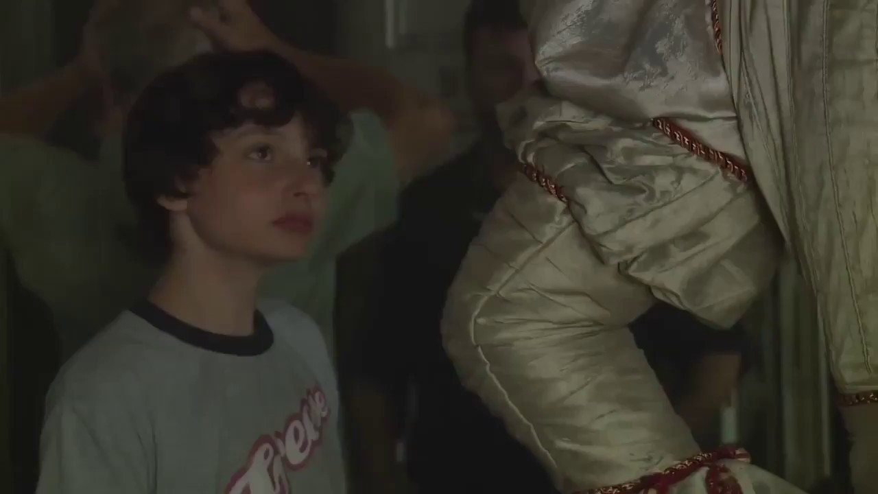 Bill Skarsgard (IT) Scares Finn Wolfhard - YouTube