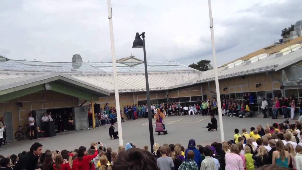 Skoldans Trollbodaskolan 2012 - YouTube