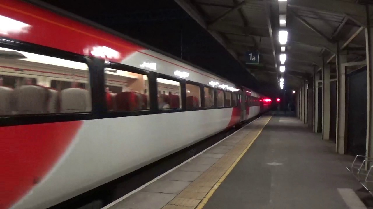 Virgin Trains East Coast HST 43302+43208 Departing Leeds on 1D24 - YouTube