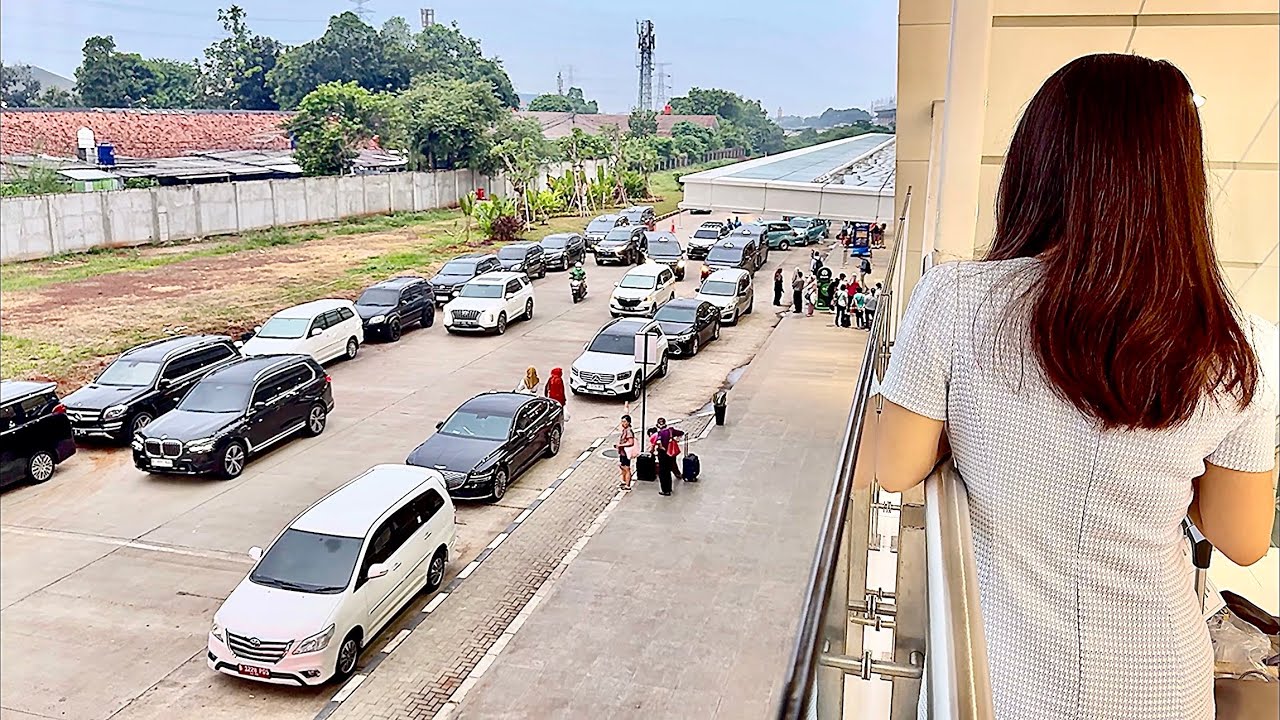 ARRIVE AT HALIM WHOOSH KCIC BULLET TRAIN 🚅 STATION REVIEW @ Halim East ...