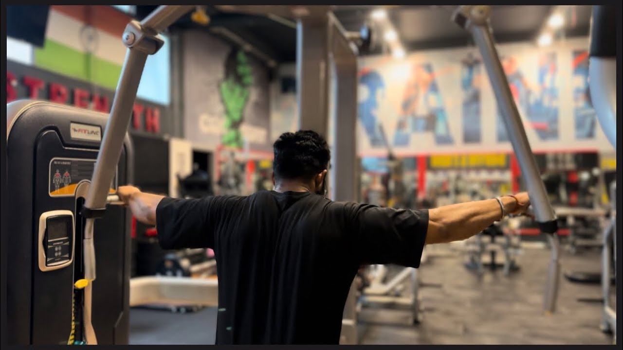 BULK UP - DAY 12 | SHOULDER WORKOUT - YouTube