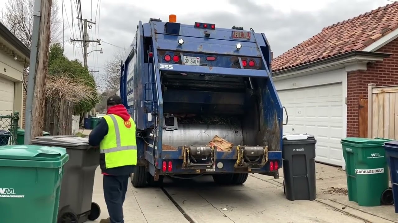 LRS CCC Garbage Truck On WM Carts - YouTube
