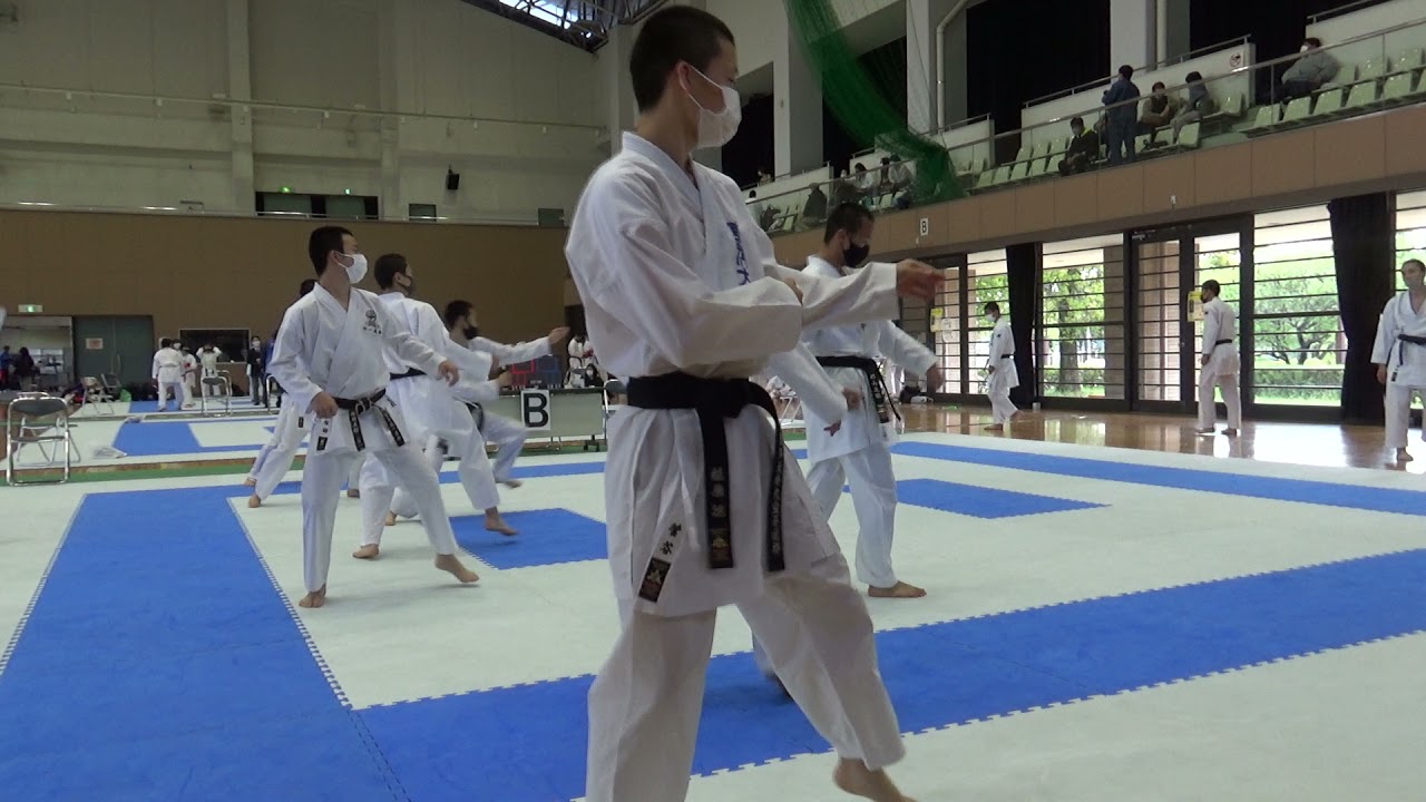 Japanese high school club activities.Karate kumite Warming up. - YouTube