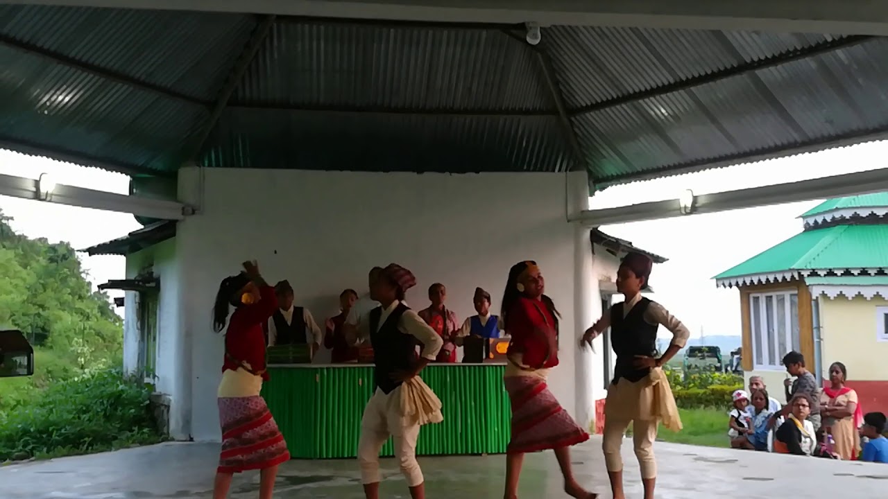 TRIBAL DANCE AT DOOARS PART 2 ,WEST BENGAL, INDIA - YouTube