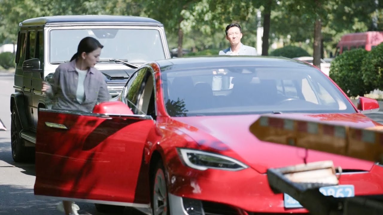 After divorce car broke down, she met aloof lawyer, love reignited ...