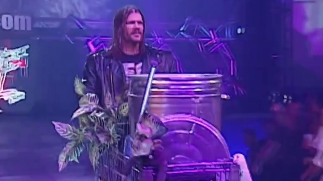 WWF RAW 2001 - Raven Entrance with His ECW Theme - Correcting the ...