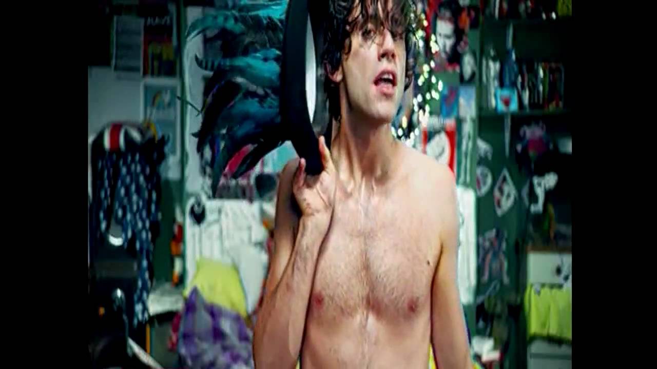 Mika vs David Brent / We are Golden- Free love Freeway mega mix ...