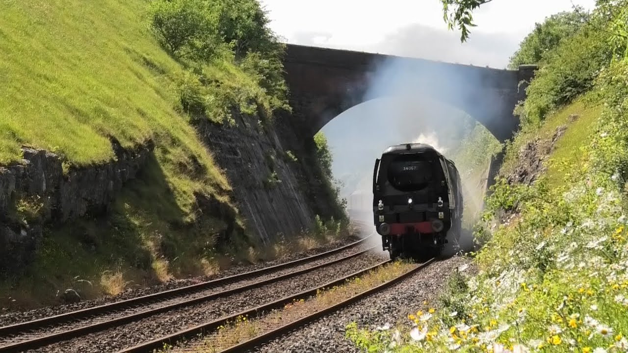 SR 34067 Tangmere plays catch up with The Cumbrian Mountain Express 22 ...