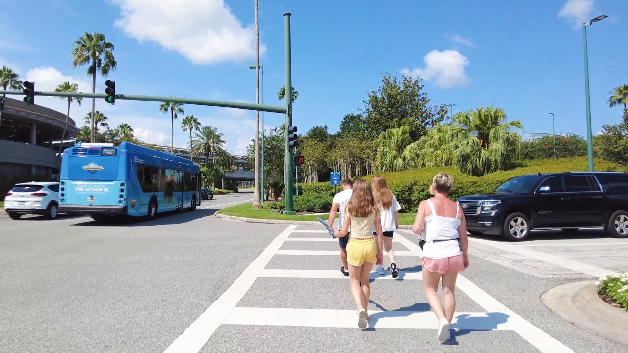 Walking to Universal CityWalk Orlando from International Premium ...