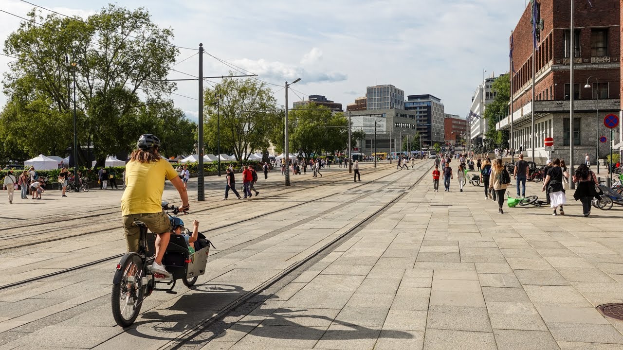 Oslo Car-Free Square (Oslo, Norway - September 2023) - YouTube