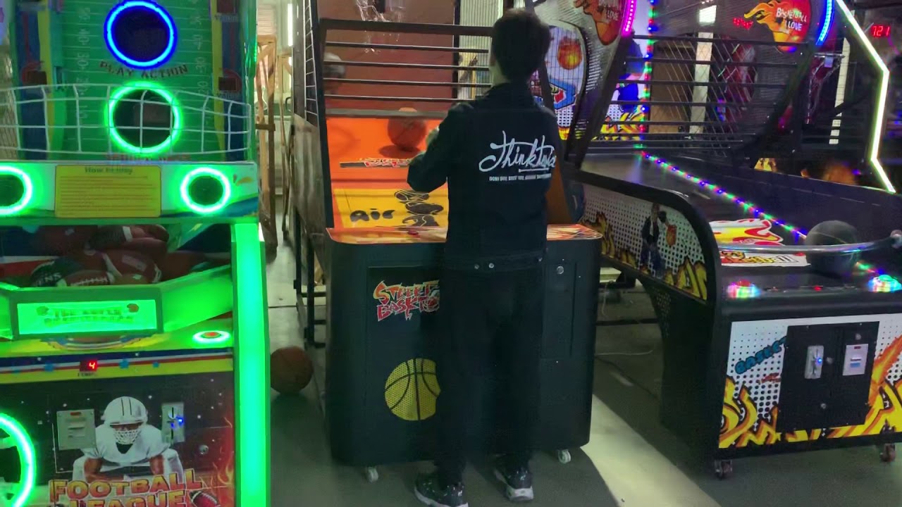 Street basketball machine - YouTube