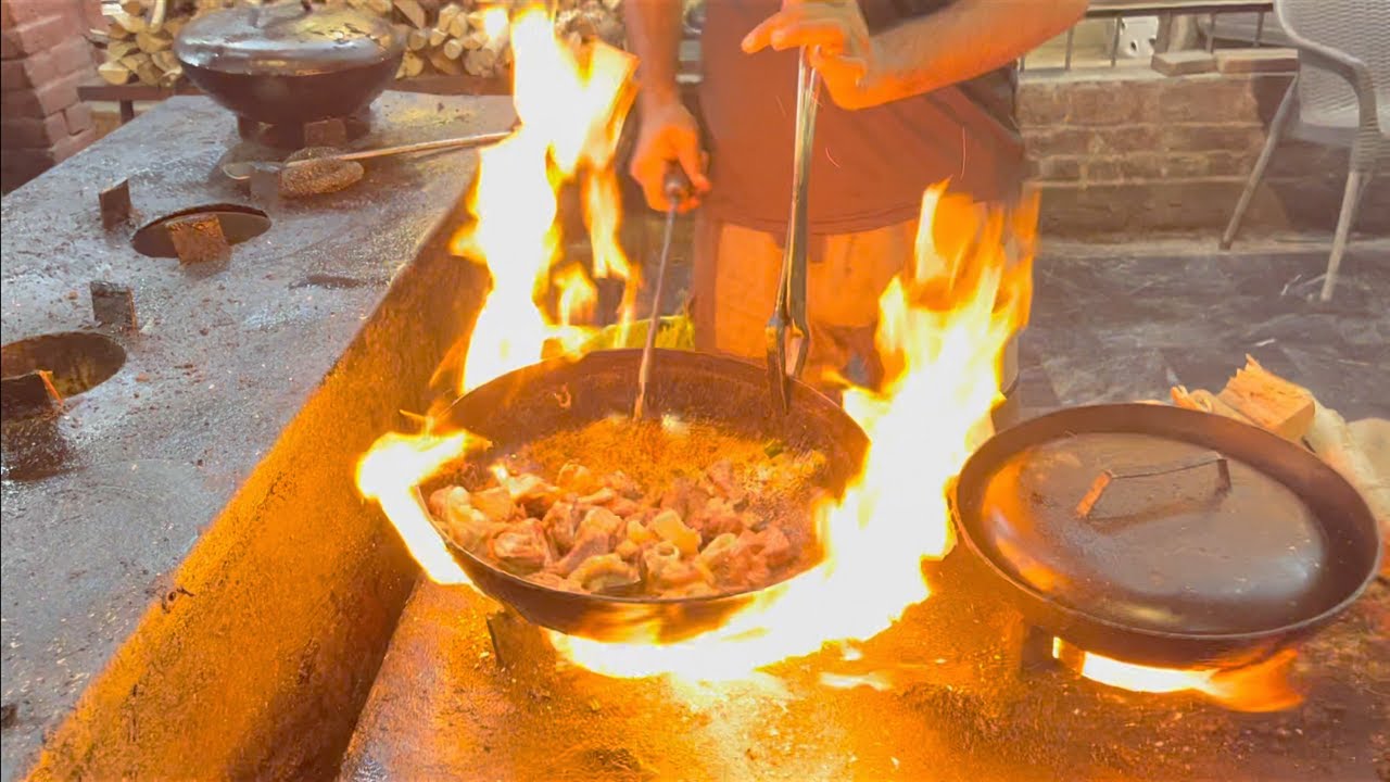 FAMOUS Mutton Karahi - Master Cook - Street Food Pakistan - YouTube