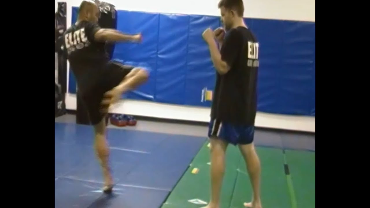 Muay Thai - Diagonal Knee Setup - YouTube