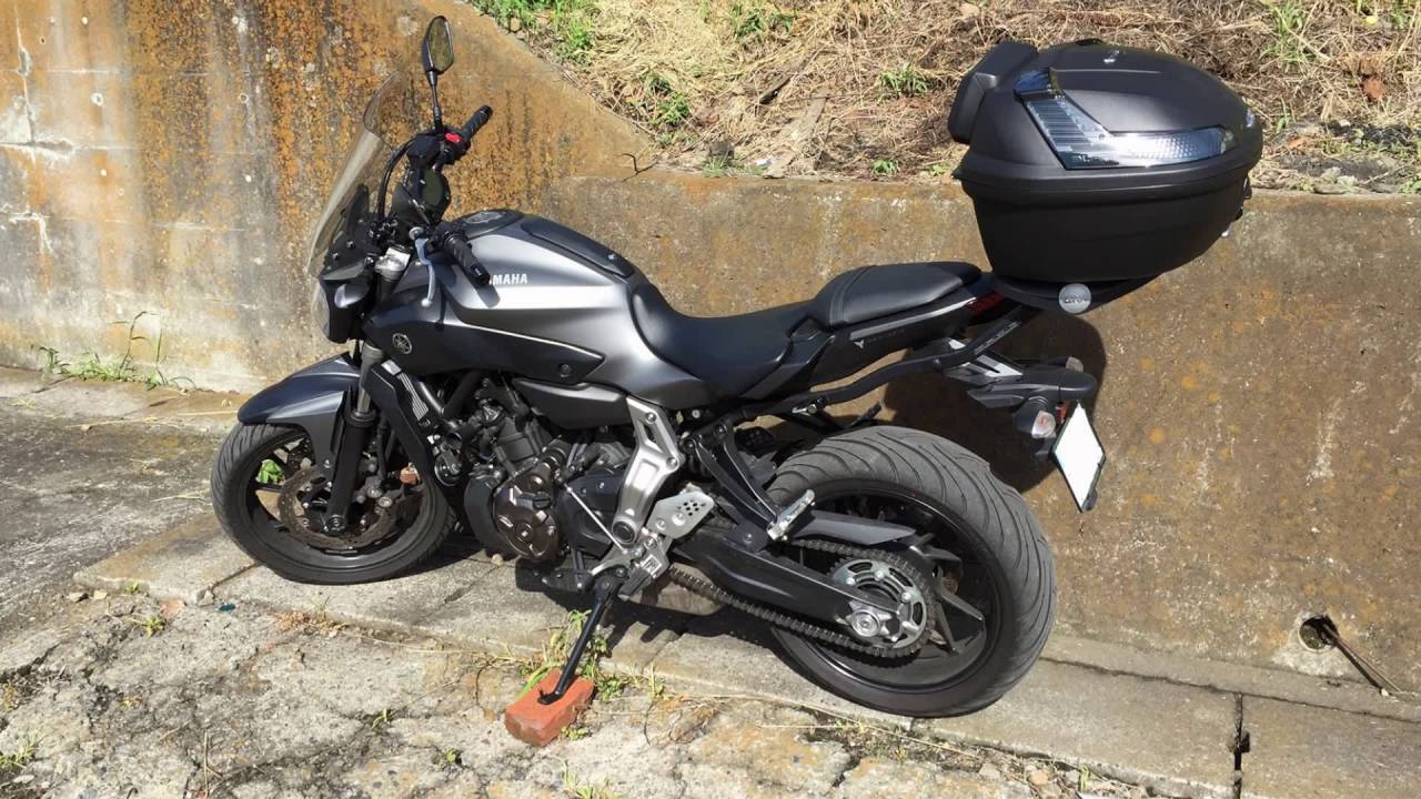 MT-07 GIVI BOX37Lとスクリーン（ウインドシールド）の組み合わせ - YouTube