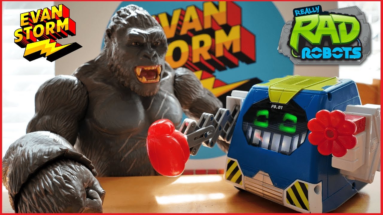 Really Rad Robot PRANKBRO Mystery Halloween Box from Moose Toys - YouTube