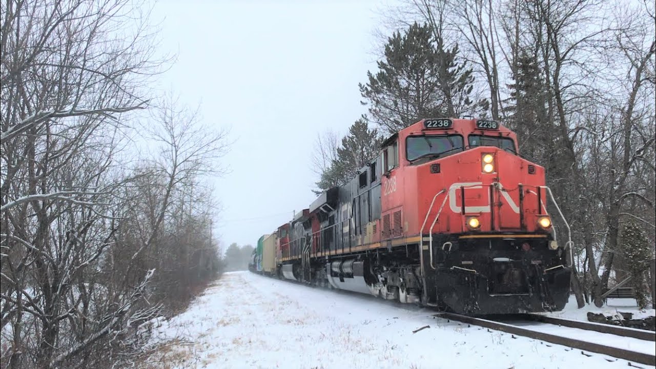 Last Train of 2019! CN ES44DC 2238 Leads CN 406 Westbound Down The Hill ...