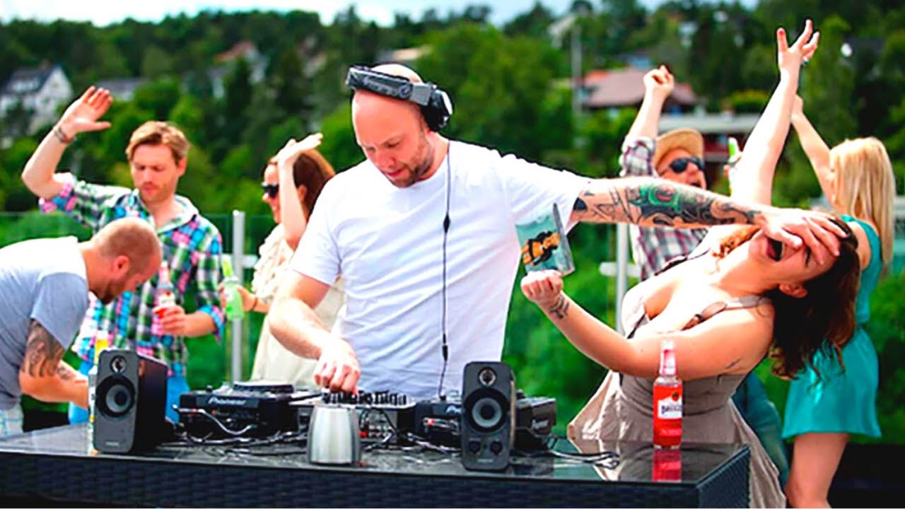 How To Manage DJ Requests - YouTube