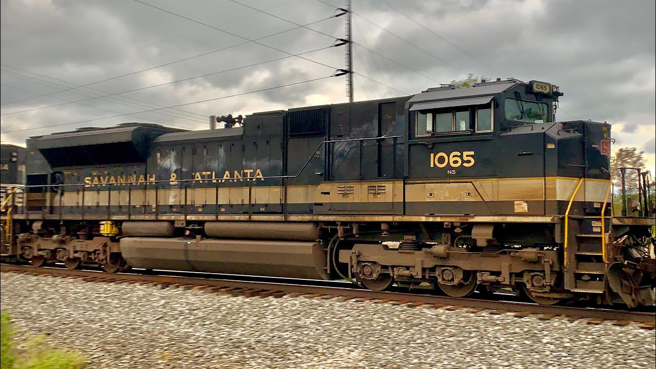 NS 1065 "Savannah & Atlanta" Heritage Unit Trails on a very early NS ...