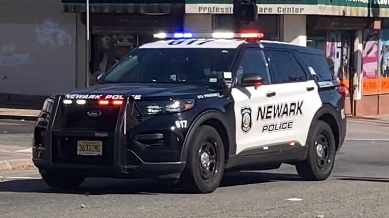 Newark PD Unit (617) Responding Urgently 10-15-22 - YouTube