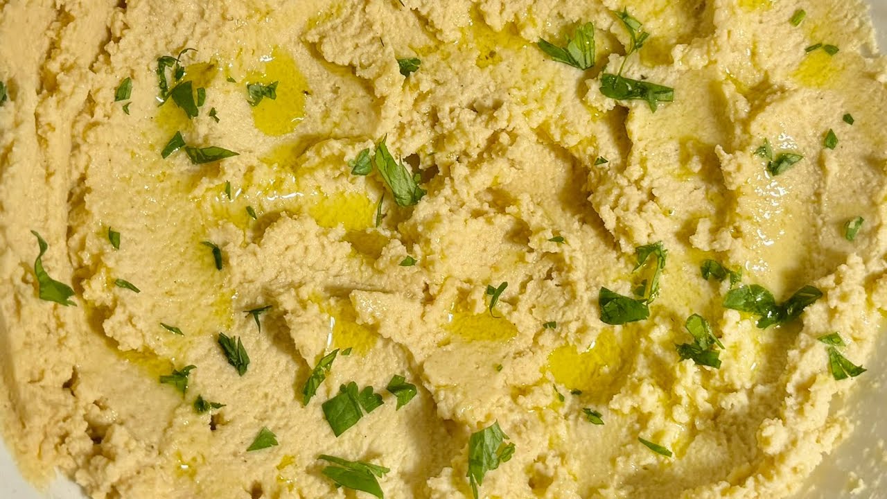 Easy homemade hummus - YouTube