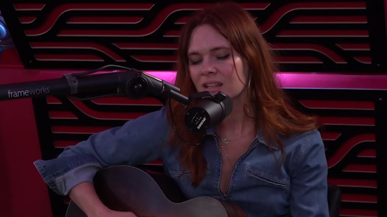 Suzanne Santo Performs "Save for Love" - YouTube