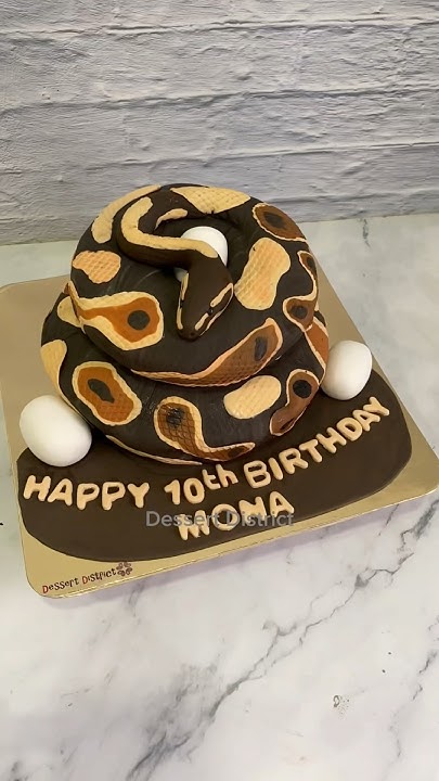 ใครอยากเลี้ยงตัวนี้บ้าง #dessertdistrict #เค้กงู #snakecakeexotics ...