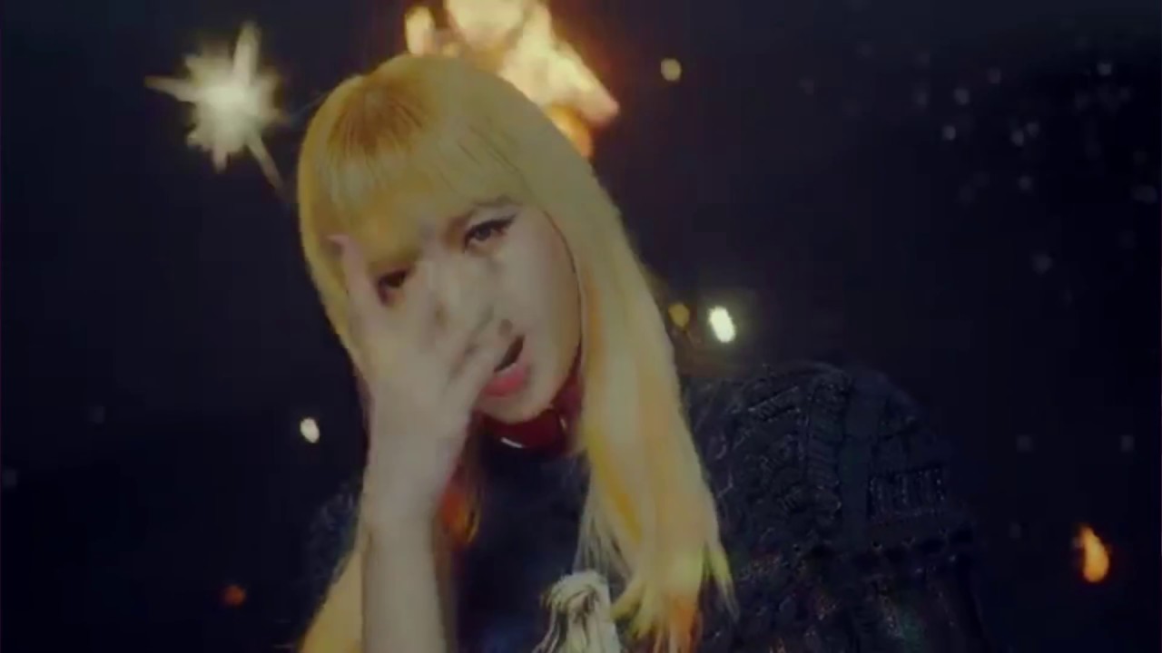 BLACKPINK LISA'S "BURN BABY BURN" COMPILATION - YouTube