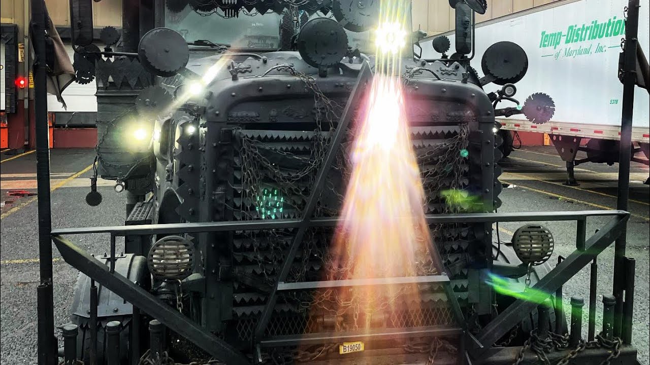 Backing a 53 foot trailer - YouTube