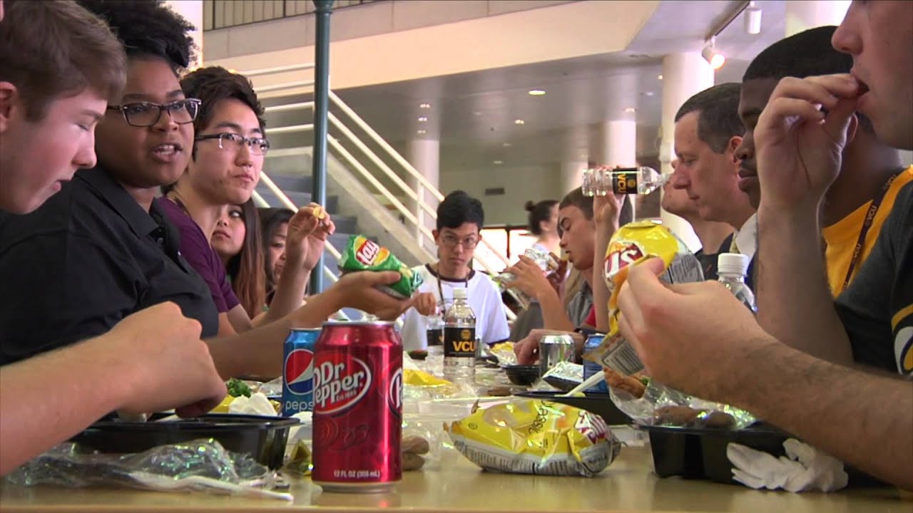 A Day in the Life of an Orientation Leader - YouTube