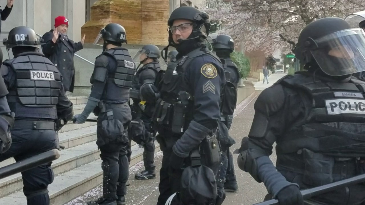 RIOT COPS ARREST 3 PROTESTERS - YouTube