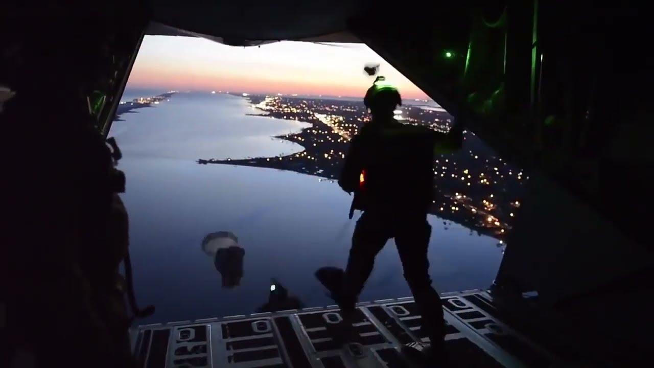 U.S. Navy SEALs. Parachute Jump On Water - YouTube