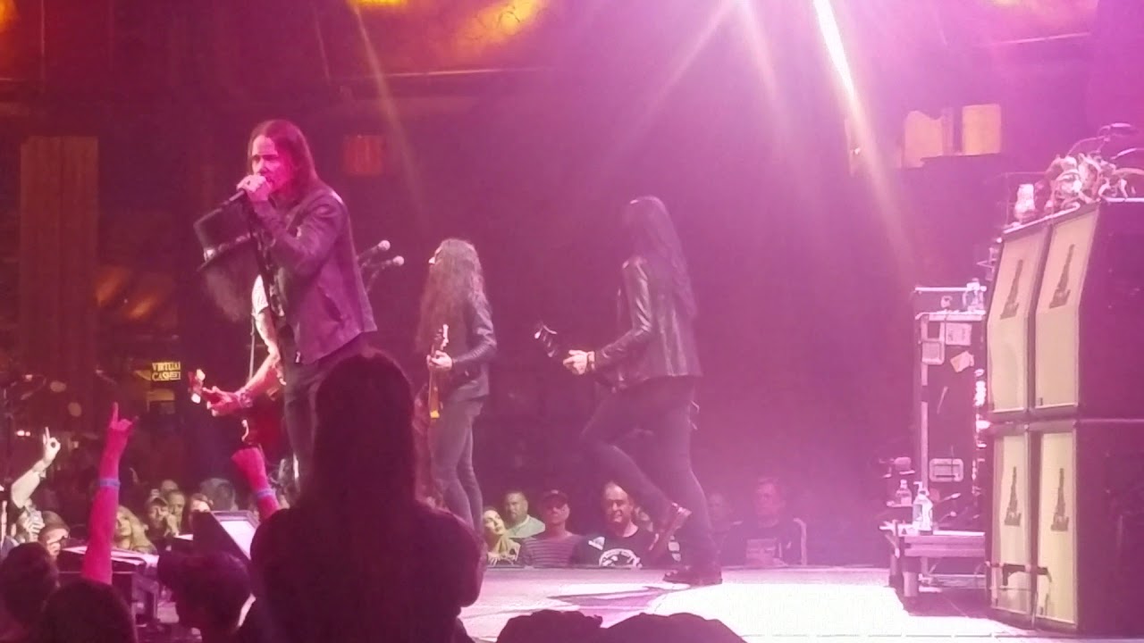 Slash wolf den 0ct 6,2018 - YouTube