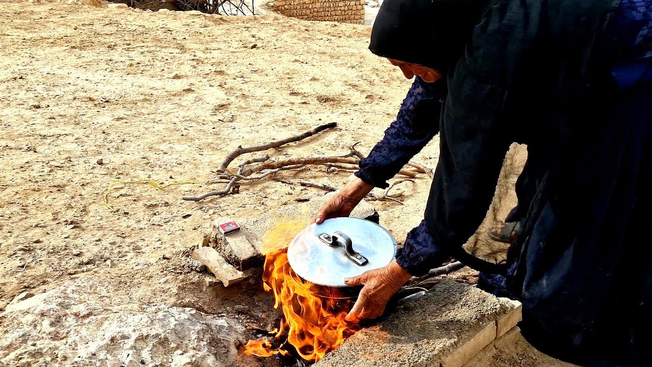 Simple rural lifestyle of Iranian nomadic people - YouTube