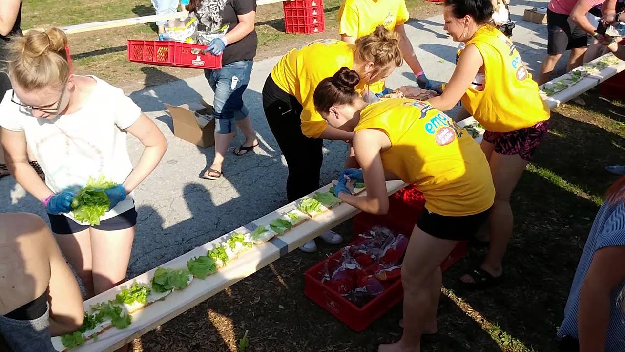 Guinness World Record - The Longest Sandwich 2014 - YouTube