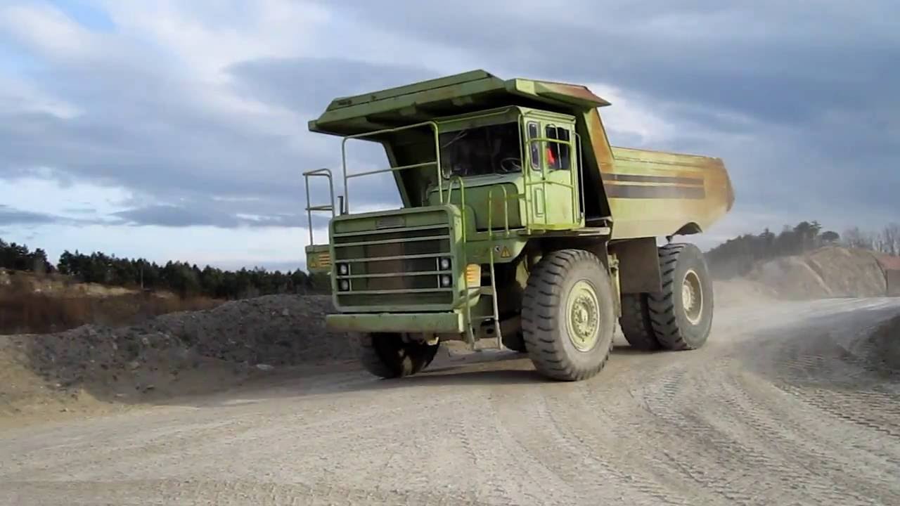 Steinbruch in Niederösterreich - Euclid R35, Liebherr R984B - YouTube