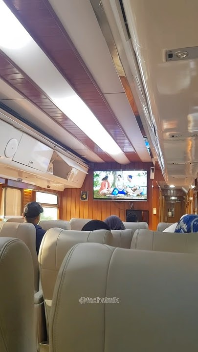 Nyobain naik kereta yang katanya ala sultan yaitu Kereta Java Priority ...