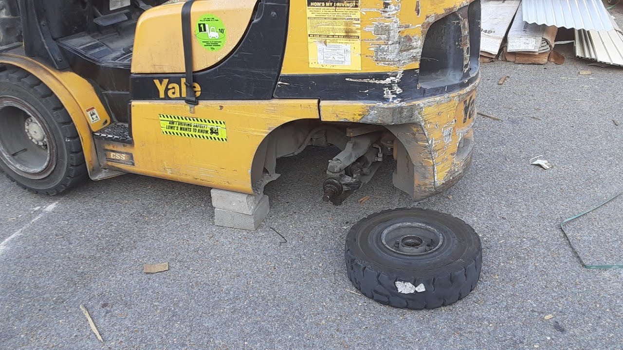Forklift fail [ back wheel falls off while loading] - YouTube