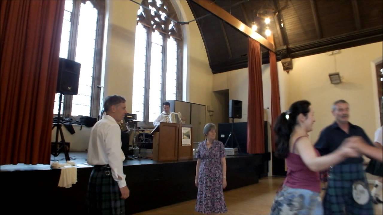 Matthew Maclennan Scottish Dance Band playing the Linton Ploughman Jig ...