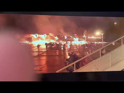 Plane crashes into airport! Flight Crew movie scene